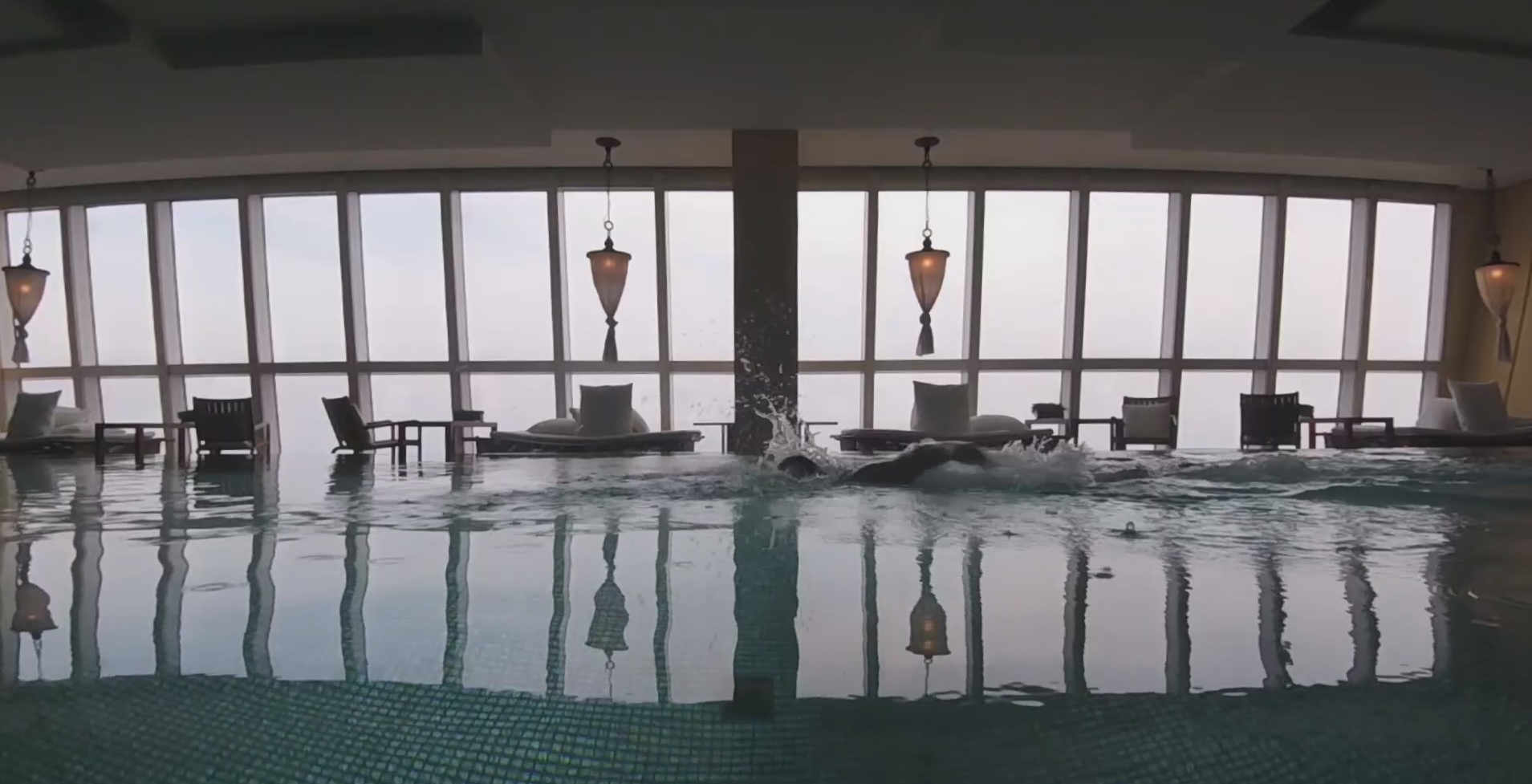 Swimming on the 85th Floor at the Park Hyatt Shanghai Infinity Pool ...