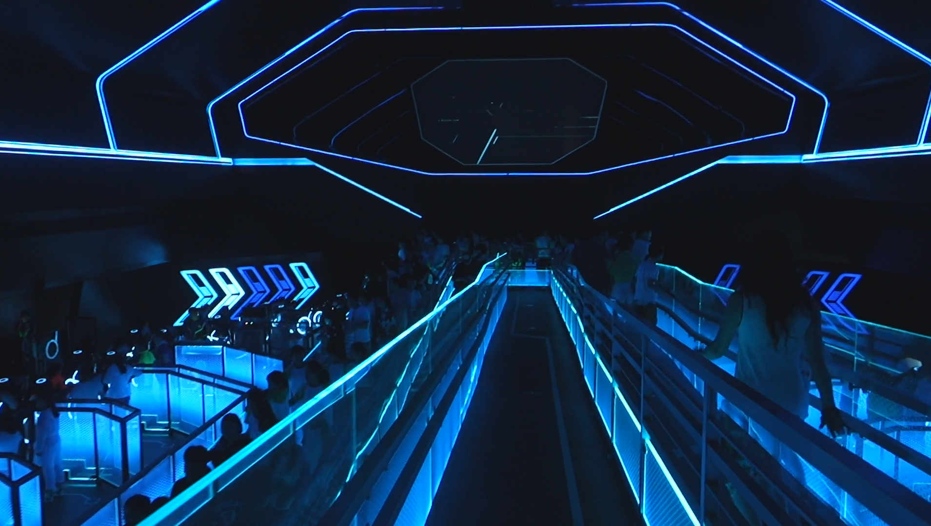 How to Skip the Long Lines at Shanghai Disneyland- Riding TRON ...